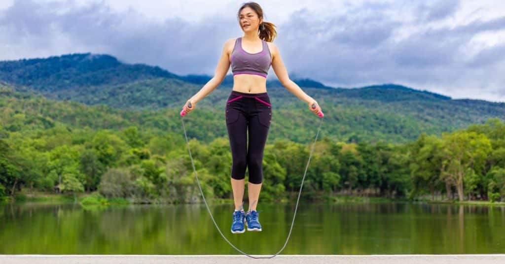 Beginner Jump Rope Workout: Step-By-Step Guide - Mind To Muscle Fitness
